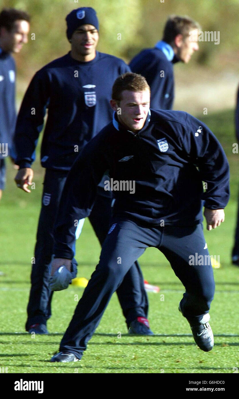 Football action training wayne rooney hi-res stock photography and ...