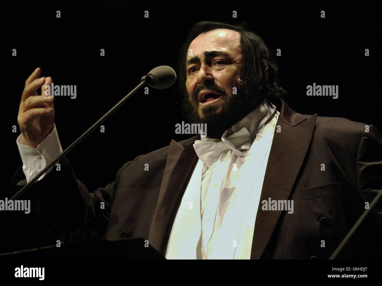 Luciano pavarotti albert hall hi-res stock photography and images - Alamy
