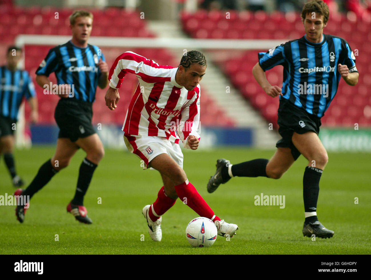 Football action darel russell hi-res stock photography and images - Alamy