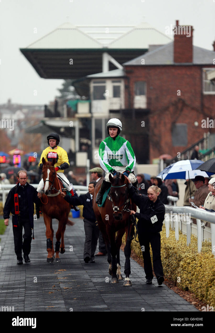 Horse Racing - Warwick Racecourse Stock Photo - Alamy