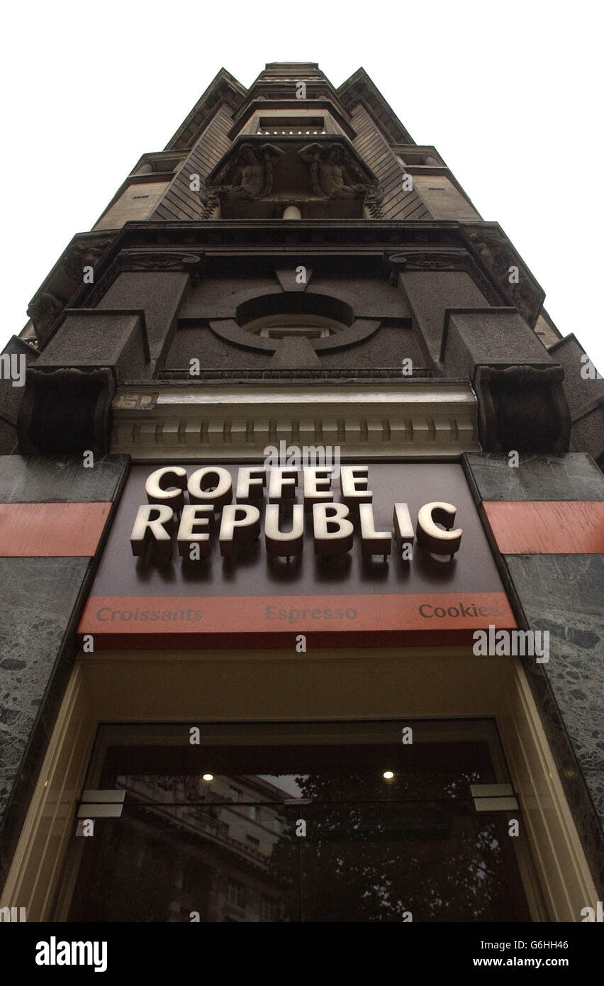 High street cafe coffee hi-res stock photography and images - Alamy