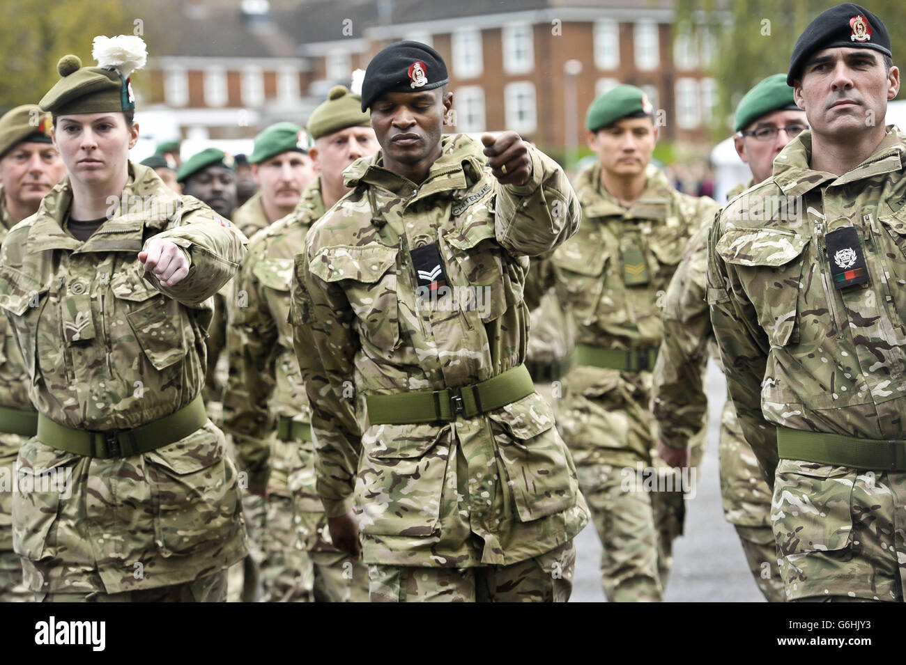 Soldiers attached to 1 Mechanized Brigade receive their campaign medals ...
