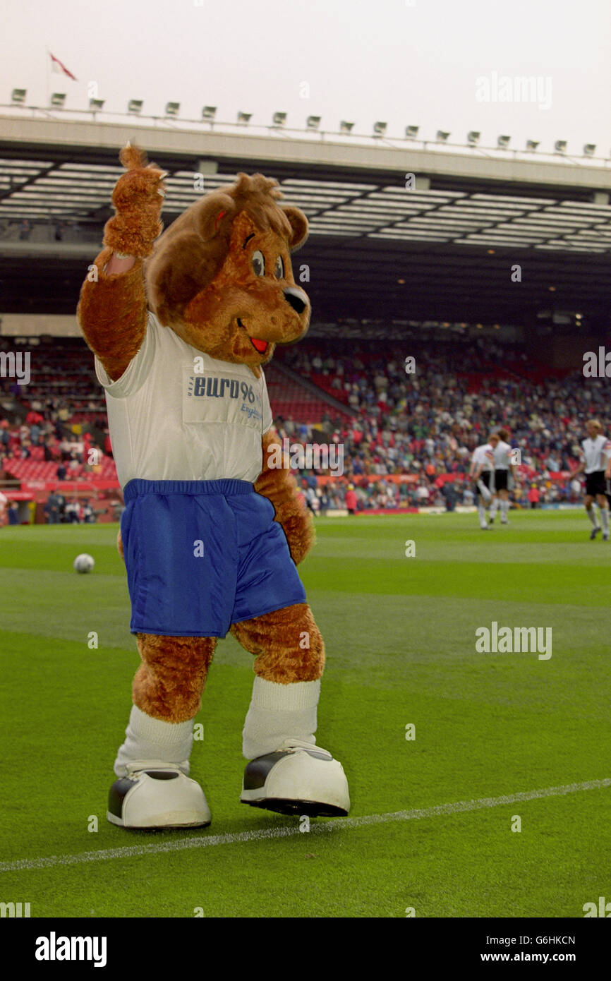 Euro 96 england v germany hi-res stock photography and images - Alamy