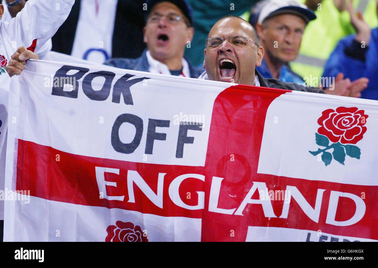 Rugby union shouting cheering flag rwc2003 hi-res stock photography and ...