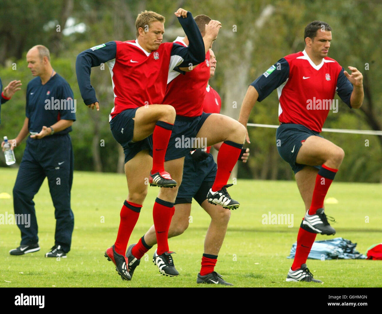 Sport rugby union training f l full length jonny wilkinson hi-res stock ...