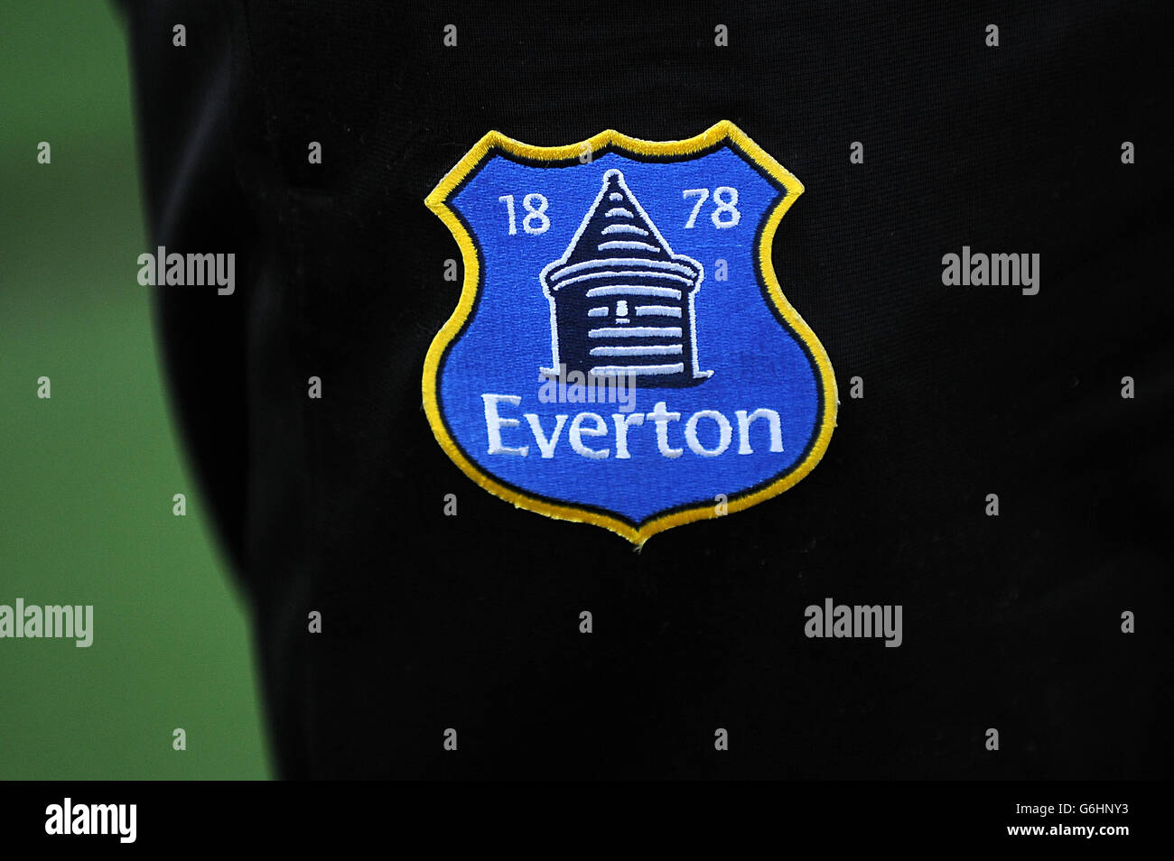 Everton badge hi-res stock photography and images - Alamy