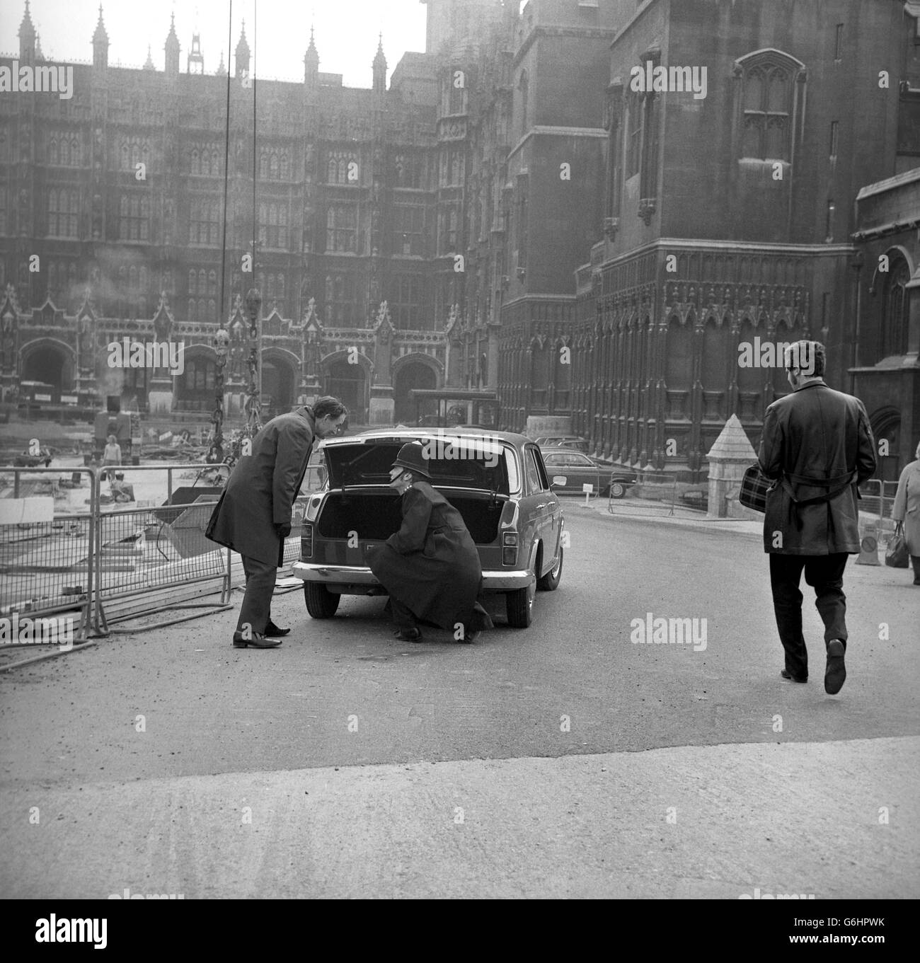 Close operation Black and White Stock Photos & Images - Alamy