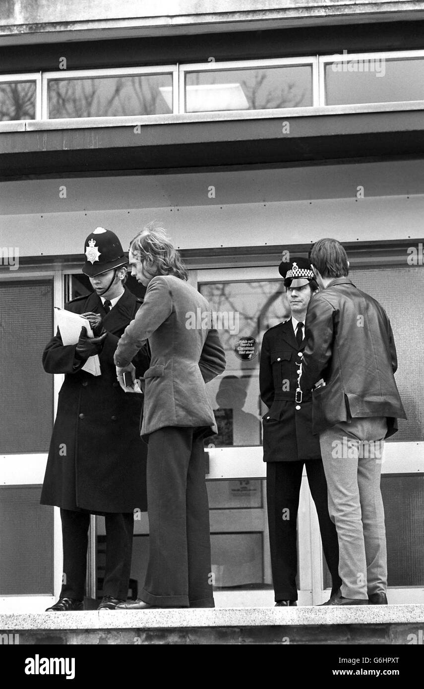 News - London Bombings - Ealing Police Station Stock Photo - Alamy