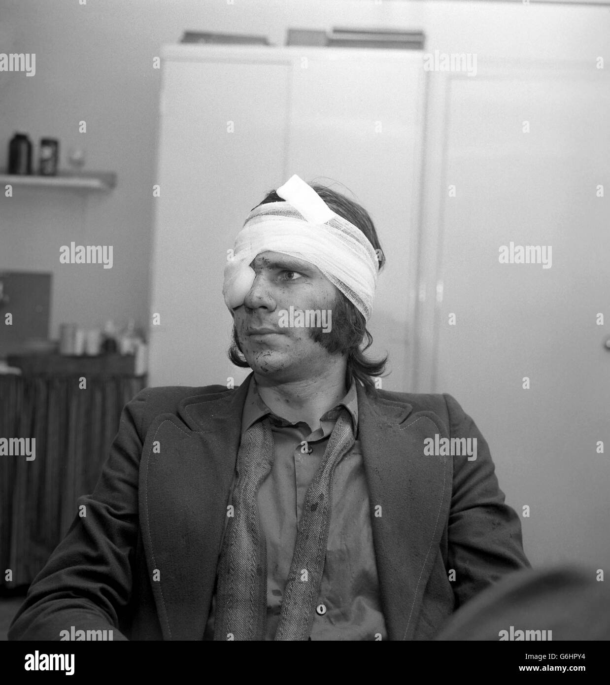 Partition glass Black and White Stock Photos & Images - Alamy