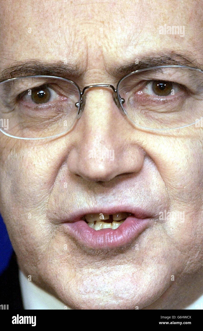 Politics head head shot michael howard hi-res stock photography and ...