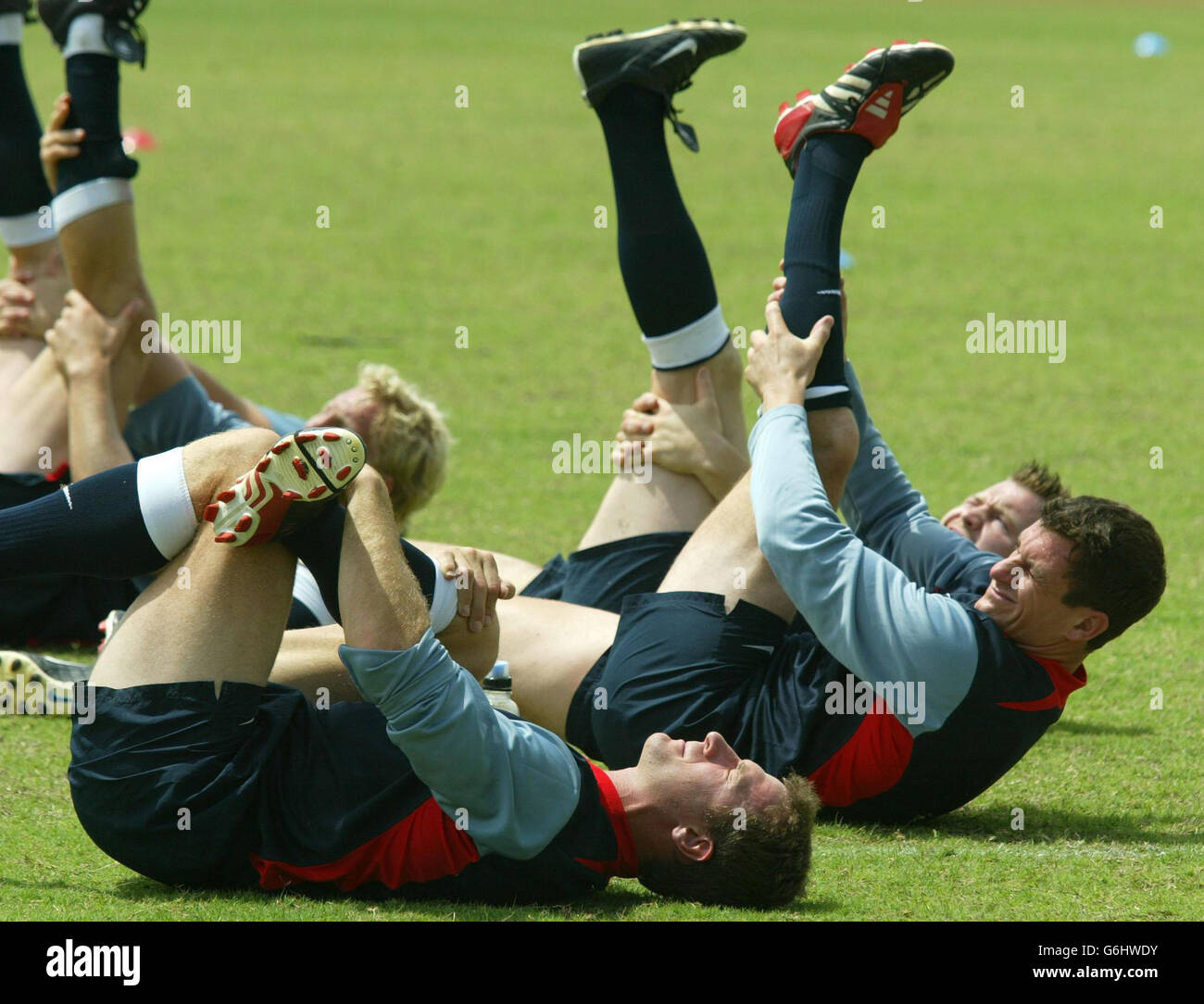 Sport rugby union training stretching hi-res stock photography and ...