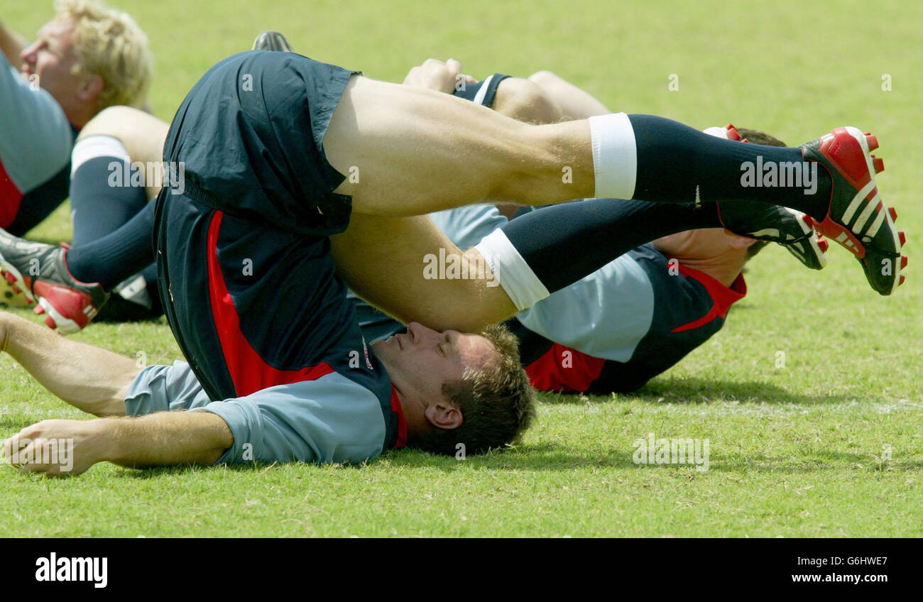 Sport rugby union training stretching hi-res stock photography and ...