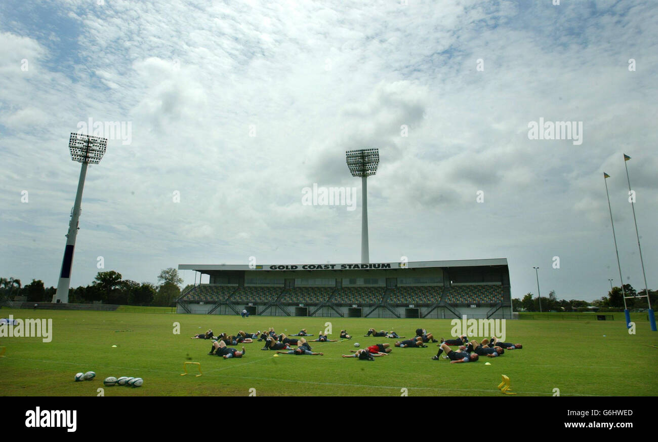 Sport rugby union training stretching hi-res stock photography and ...