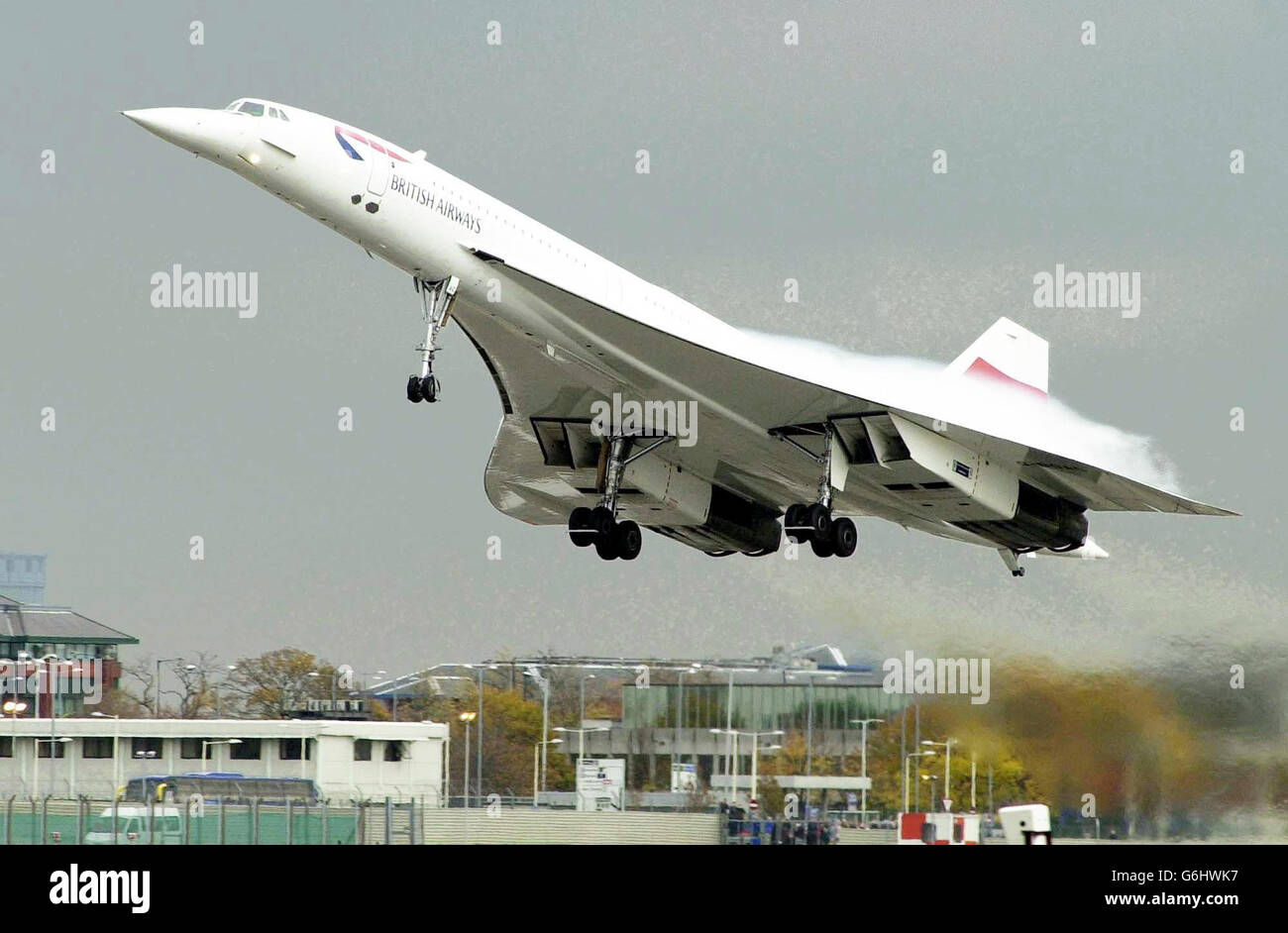 Concorde flying to its new home Stock Photo - Alamy
