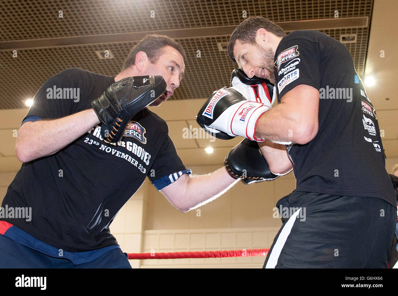 Boxer carl froch trainer rob mccracken public workout intu broadmarsh ...