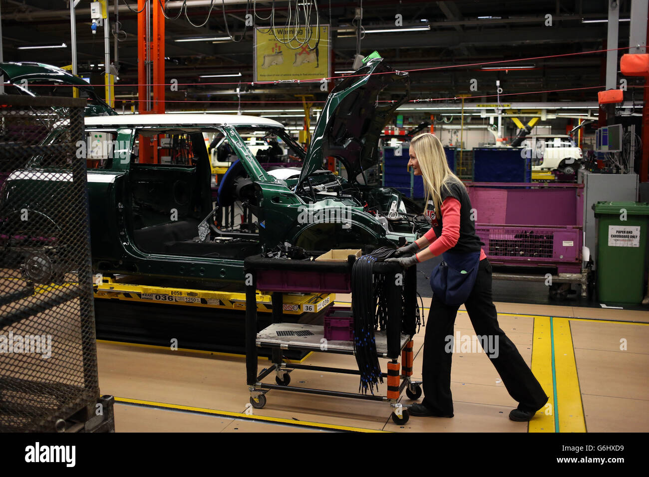 Bmw mini production line hi-res stock photography and images - Alamy