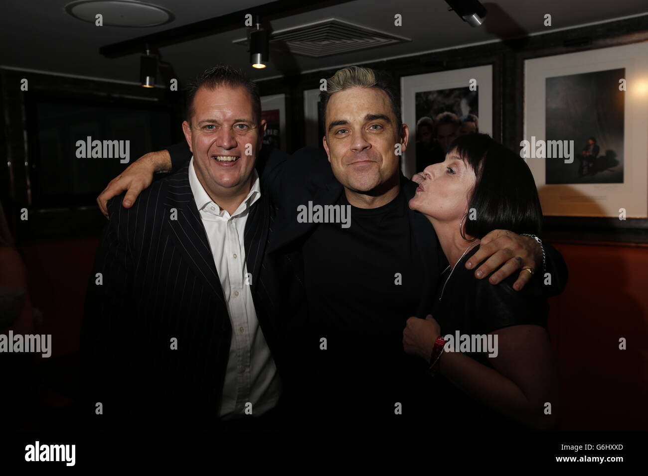 Heart FM contest winners meet Robbie Williams after an exclusive gig ...