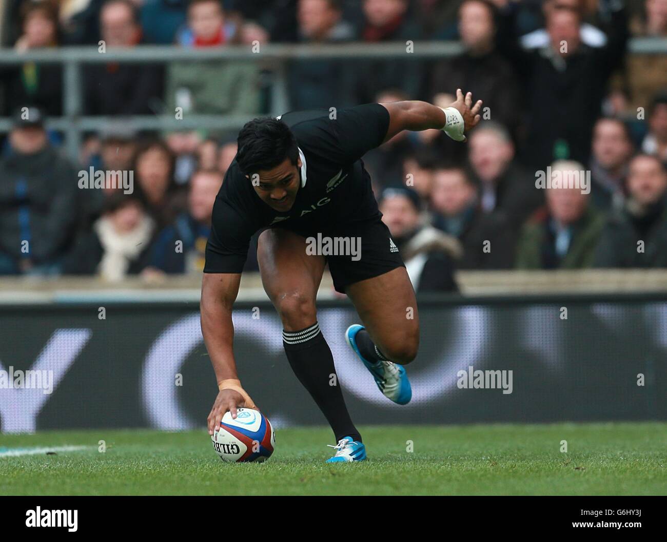 New Zealand's Julian Savea scores his team's opening try Stock Photo ...