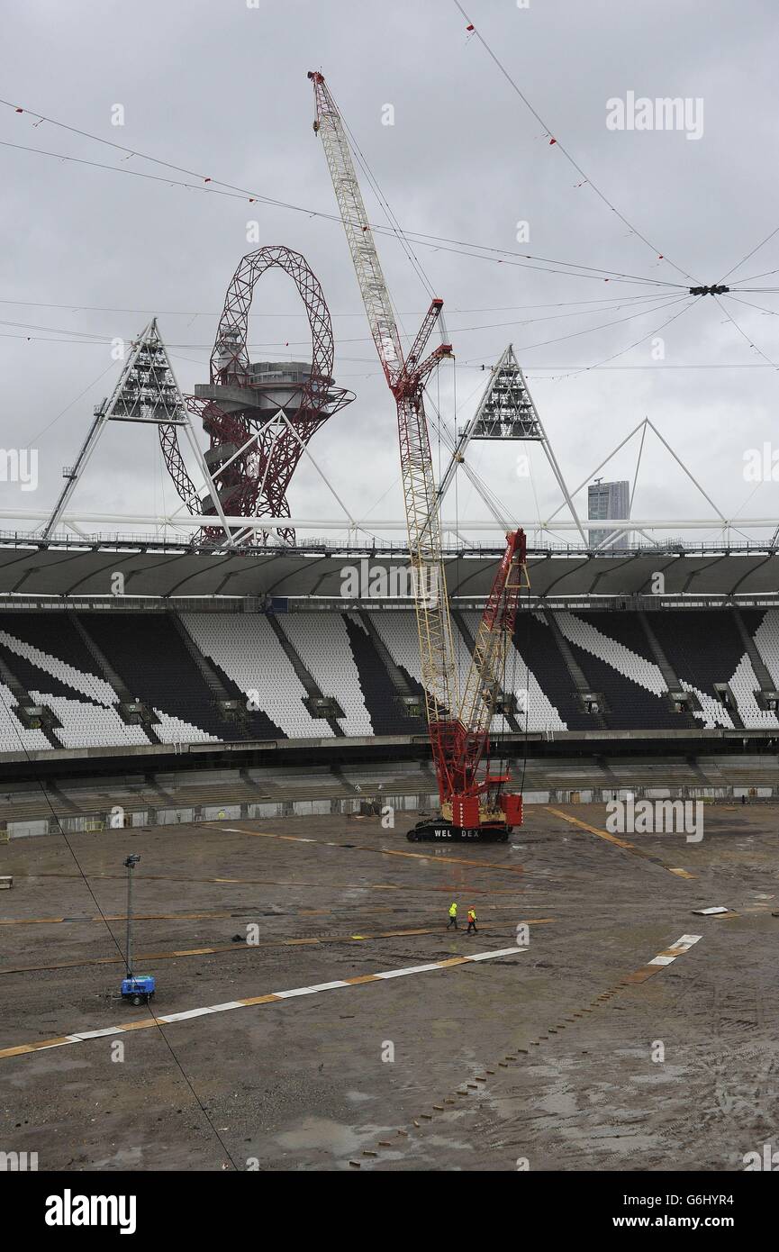 Olympic Park Stadium construction Stock Photo - Alamy