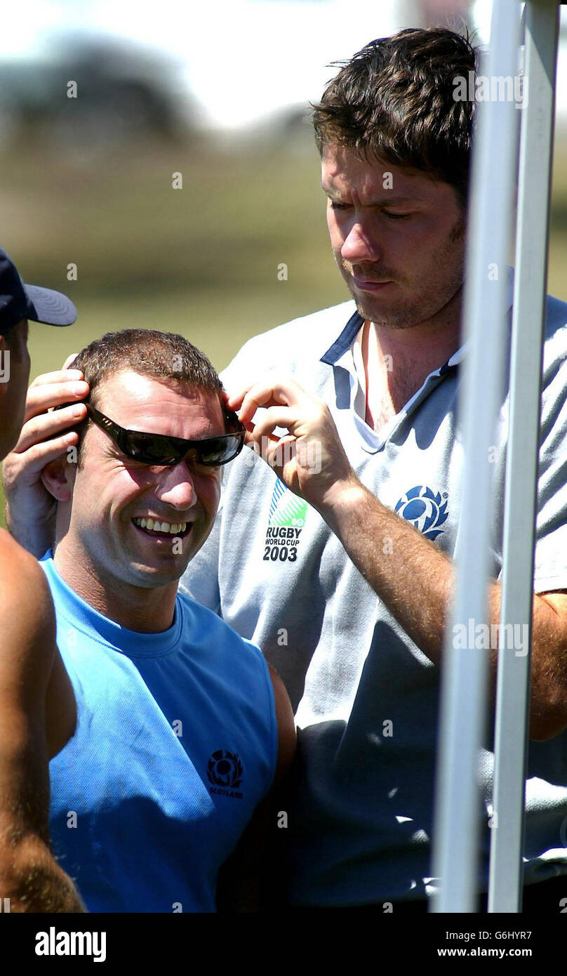 NO MOBILE PHONE USE: Scotland's Scott Murray (left) and injured captain ...