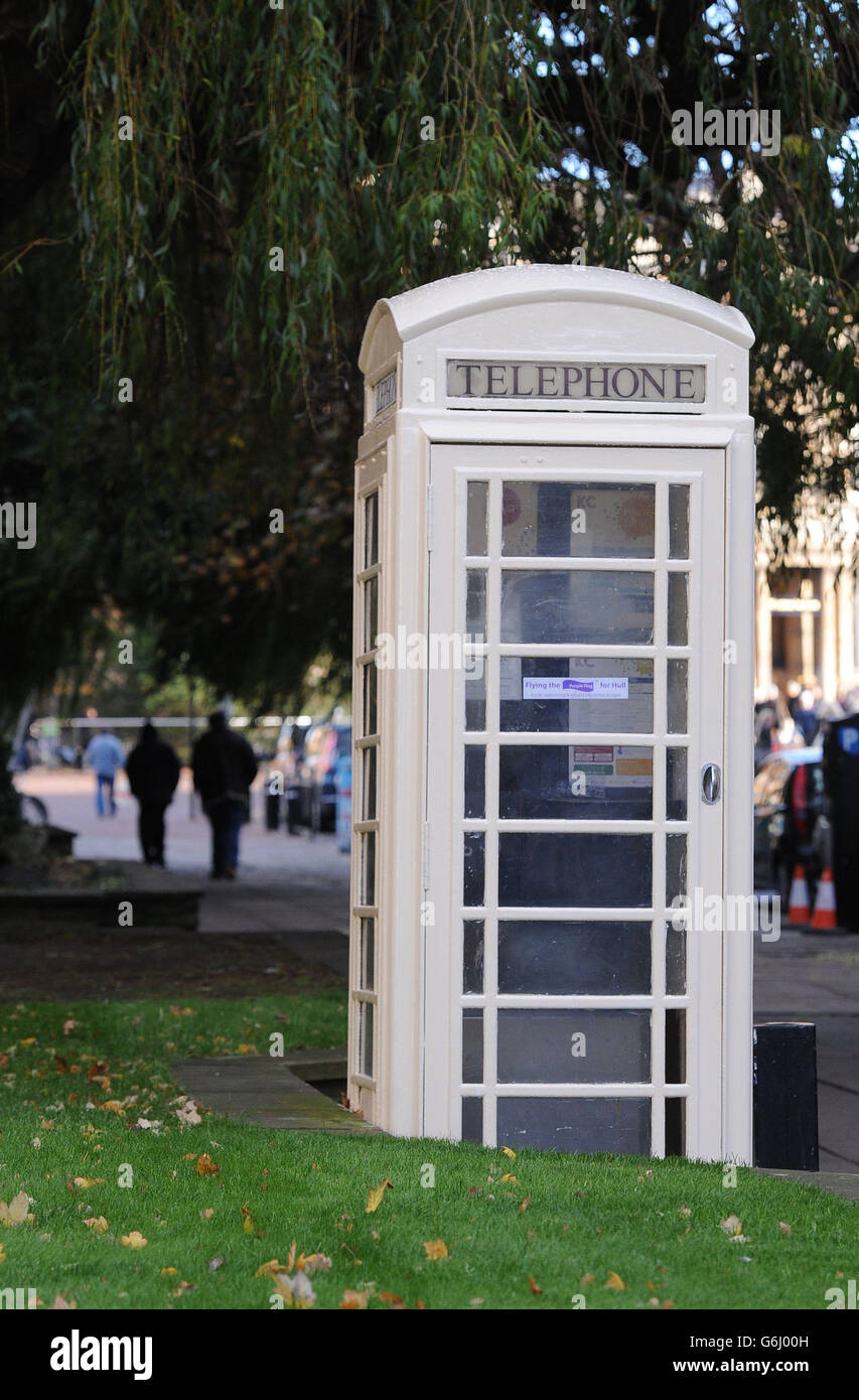 Hull telephone box hi-res stock photography and images - Alamy