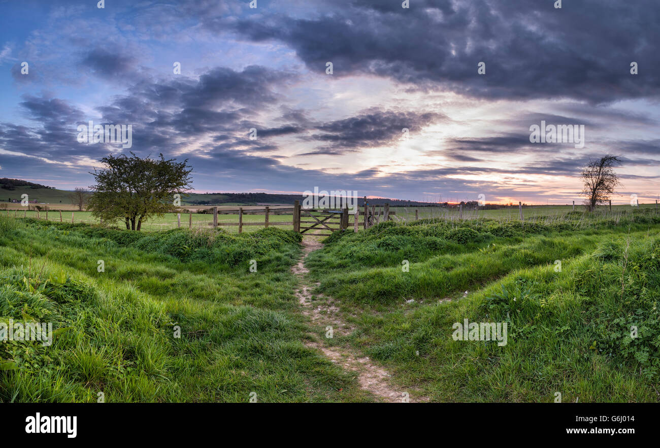 English countryside panorama hi-res stock photography and images - Alamy