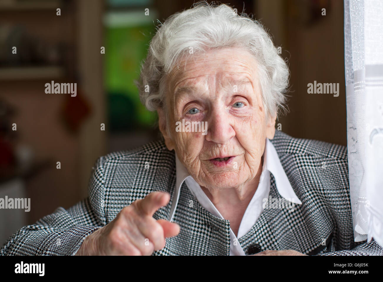 Woman gesturing in old hi-res stock photography and images - Alamy