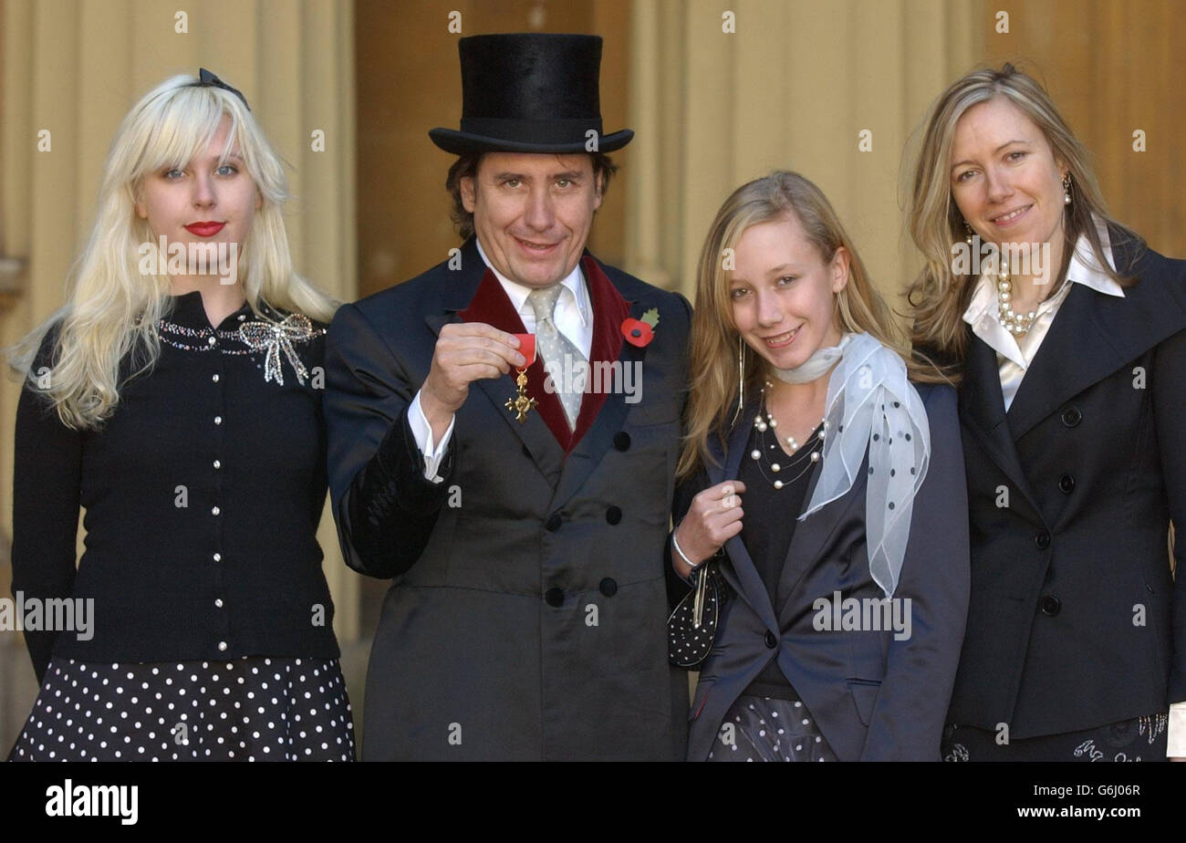 Jools Holland and family OBE Stock Photo: 107345471 - Alamy Jools Holland and family OBE Stock Photo: 107345471 - Alamy