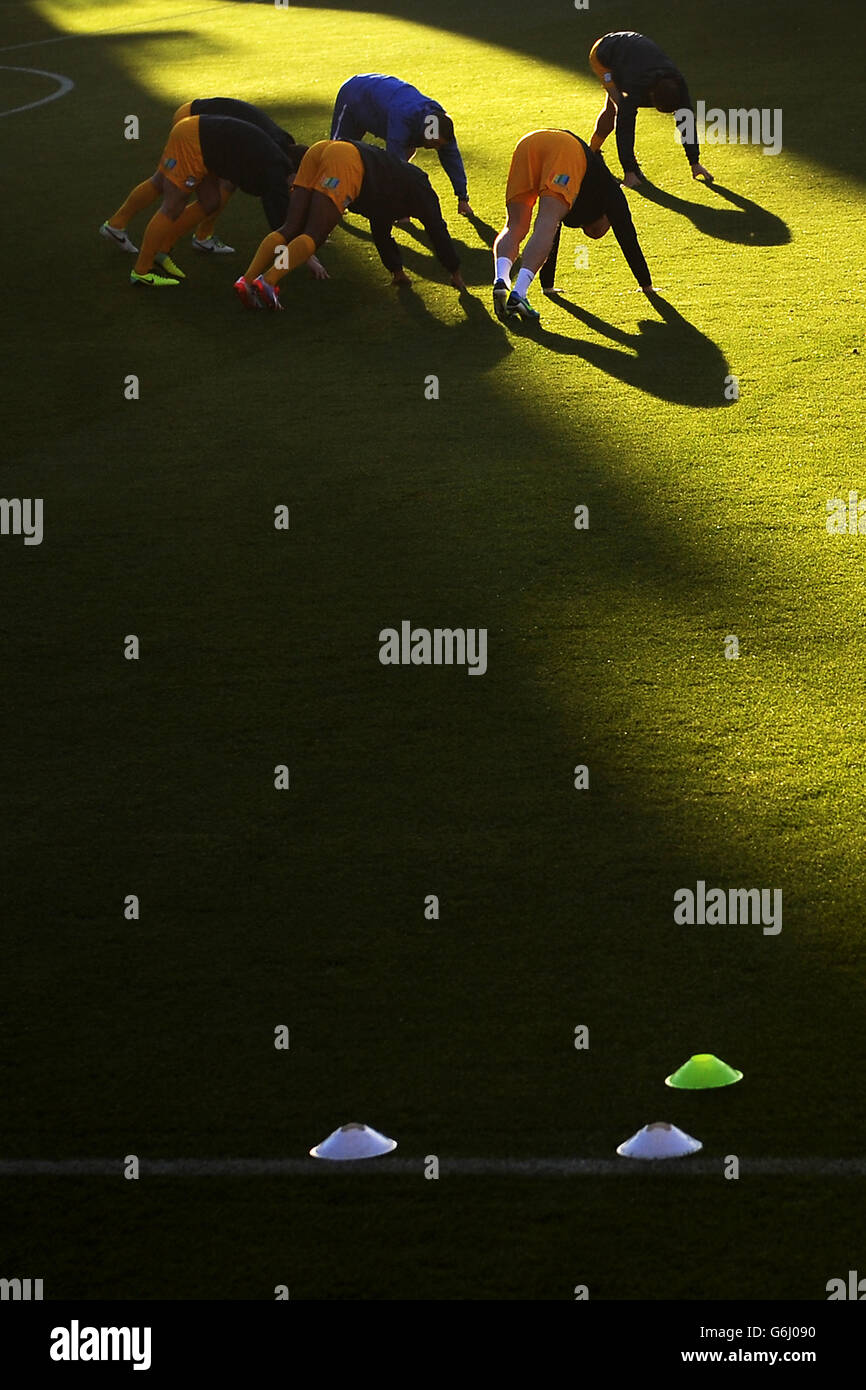 Players warm in the sunshine at The Matchroom Stadium Stock Photo - Alamy