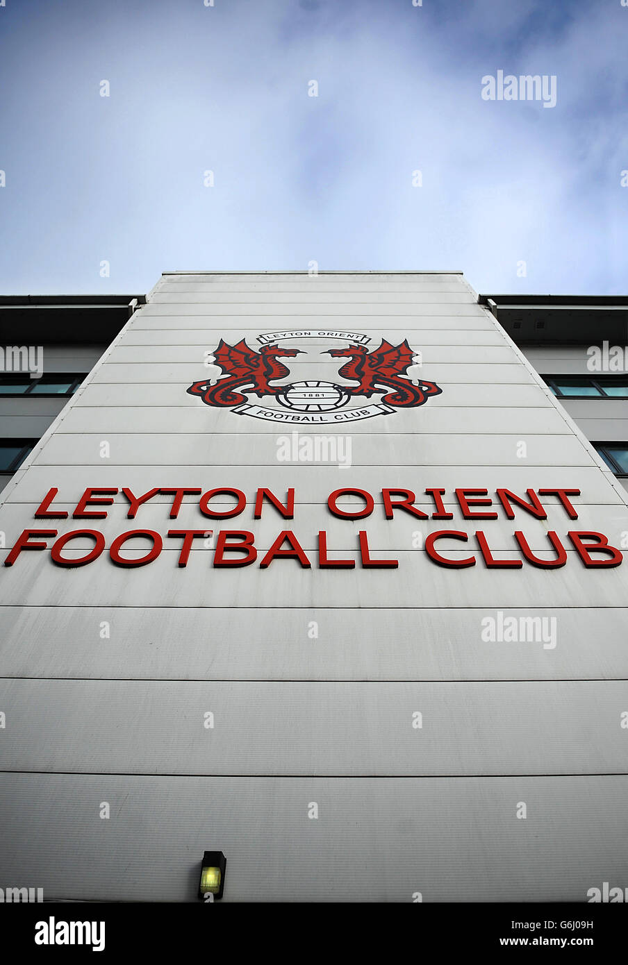 Leyton orient stadium general view hi-res stock photography and images ...