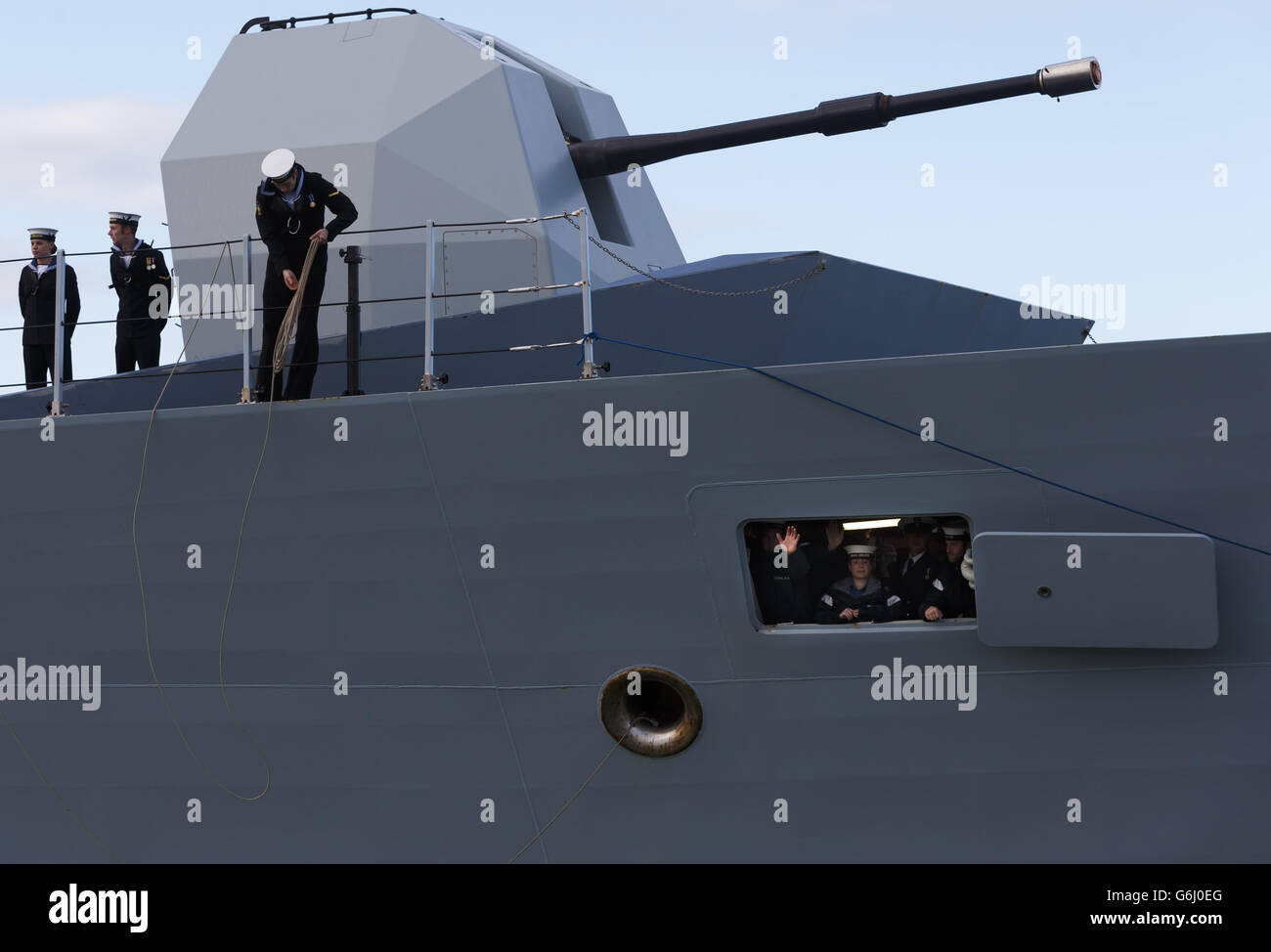 Hms dragon returns home hi-res stock photography and images - Alamy