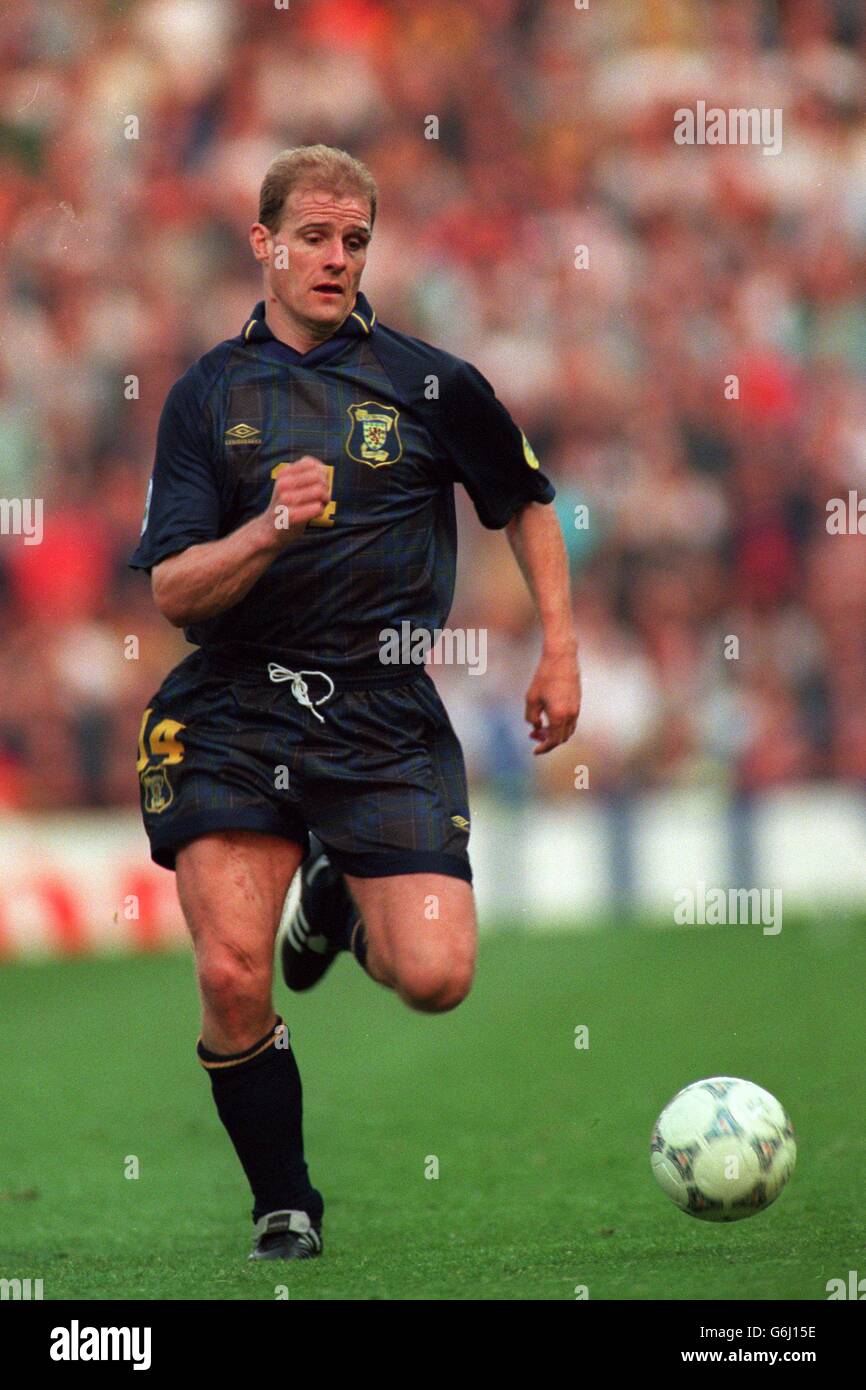 Euro 96 soccer scotland v switzerland hi-res stock photography and ...