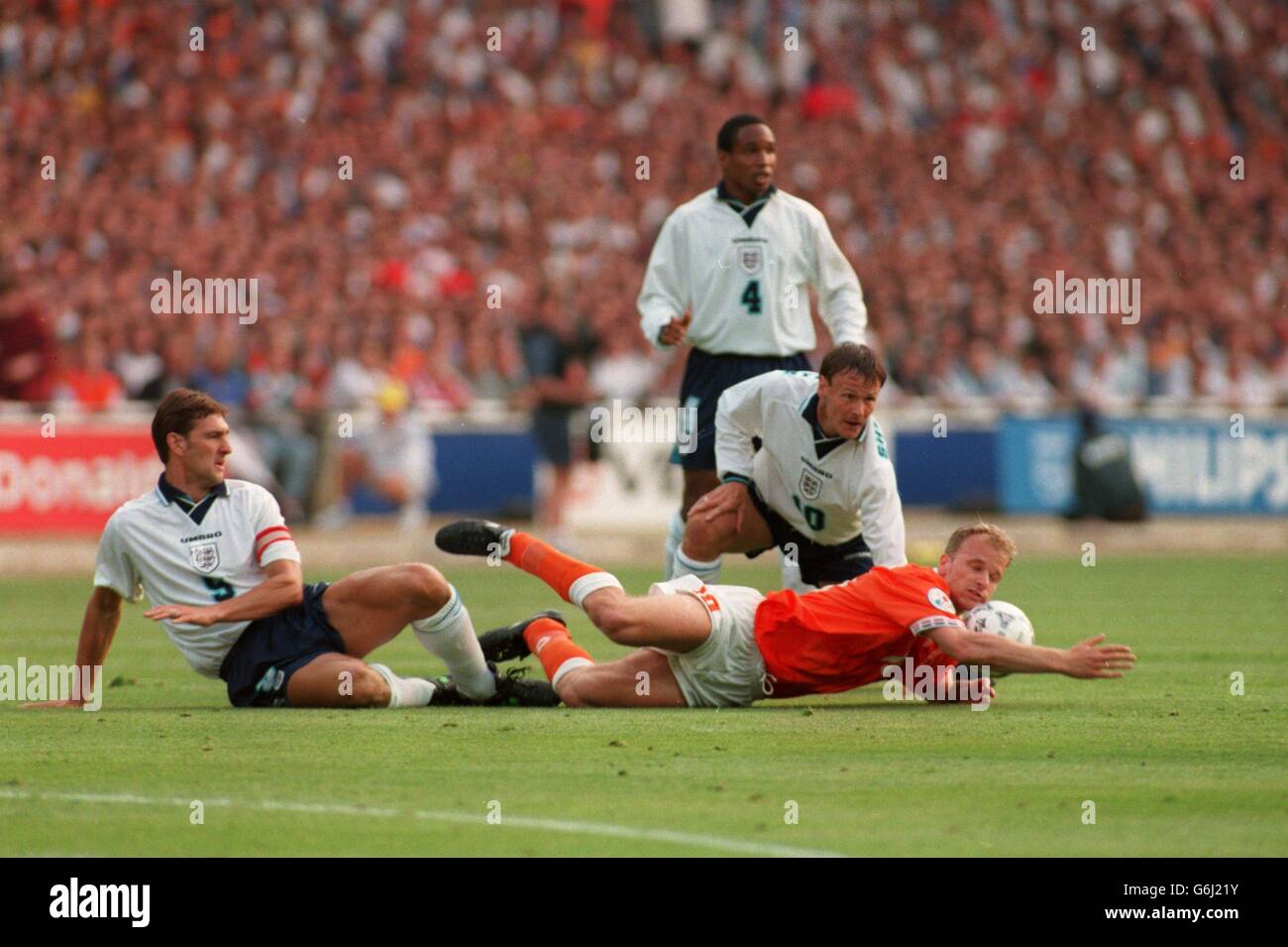 Euro 96 england holland hi-res stock photography and images - Alamy