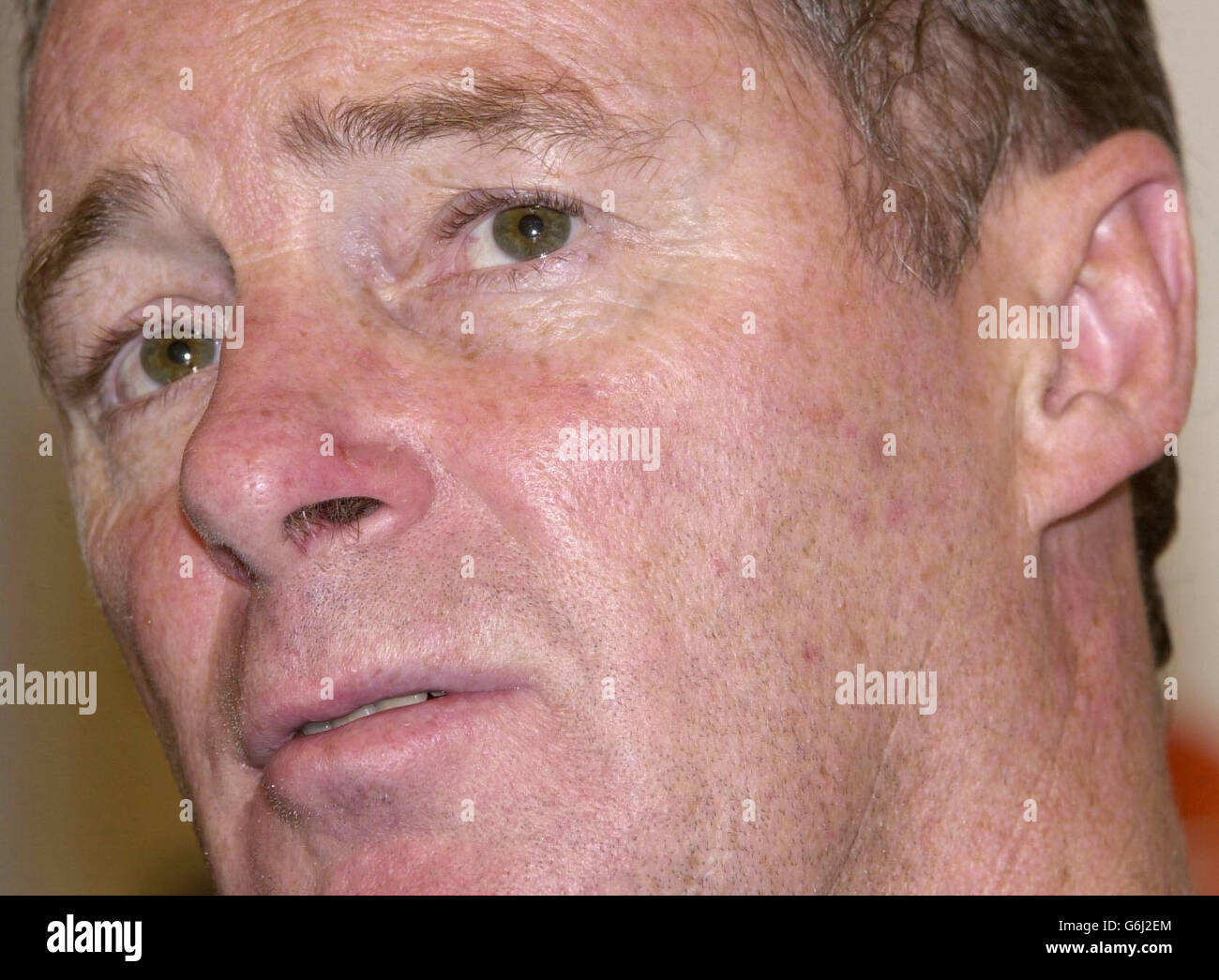 Football head head shot brian kerr hi-res stock photography and images ...