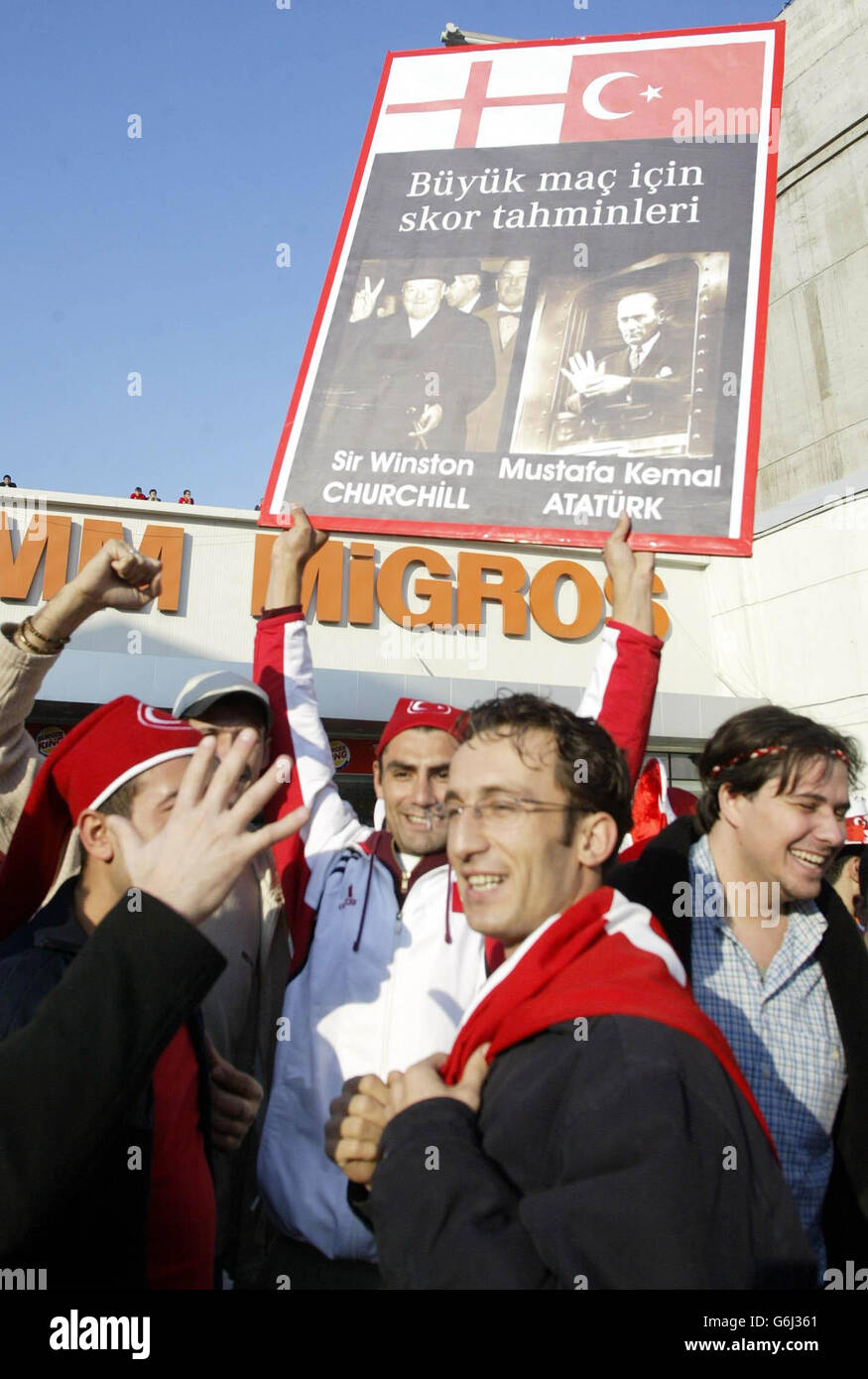 Turkish football supporters hi-res stock photography and images - Alamy