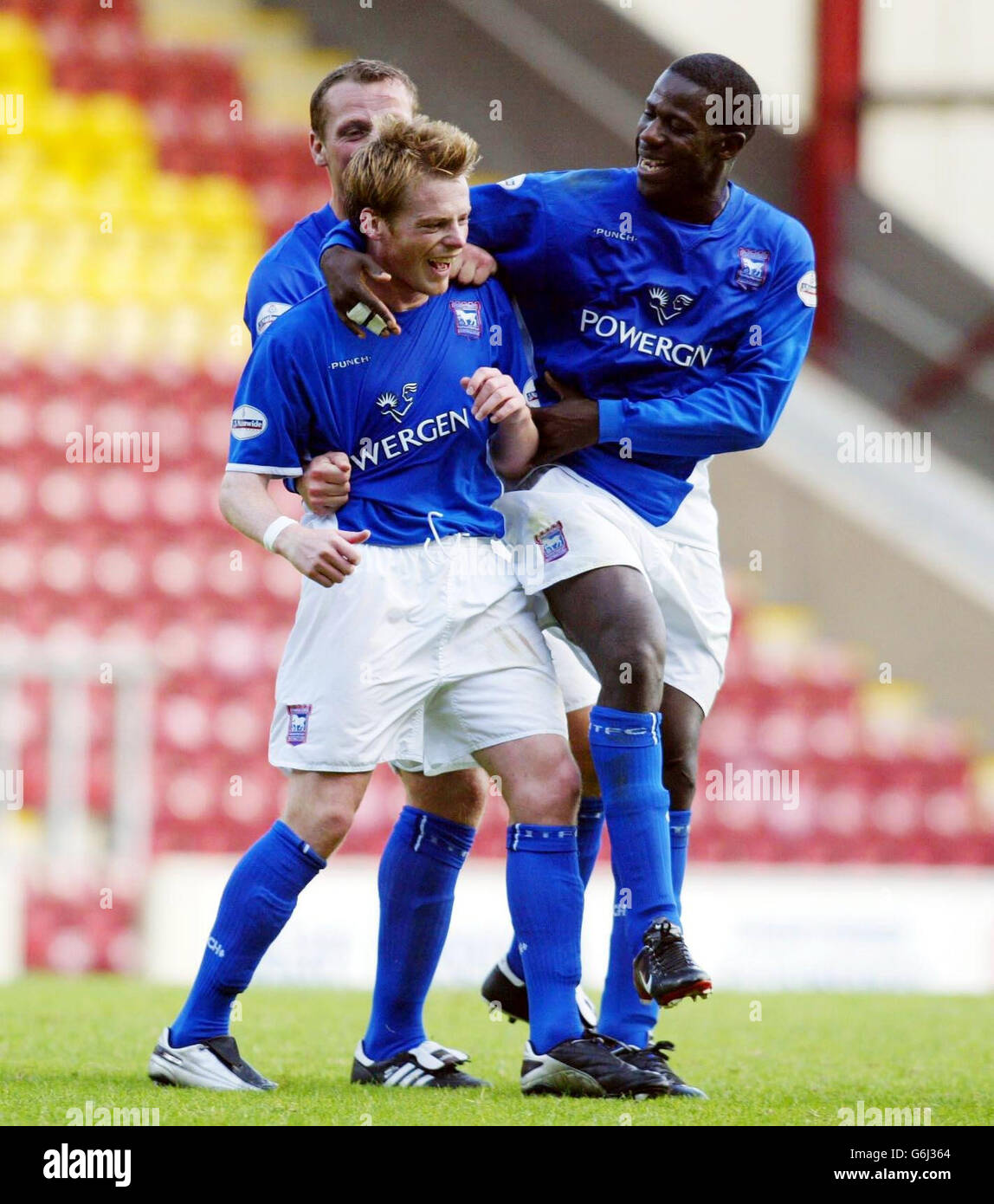 Football Celebrating Alan Mahon High Resolution Stock Photography and ...