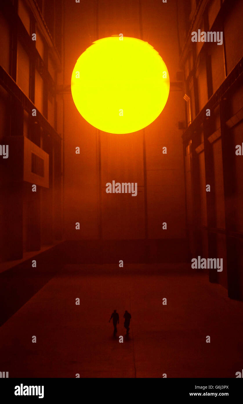 Art - Tate Modern - The Weather Project - London - 2003 Stock Photo - Alamy