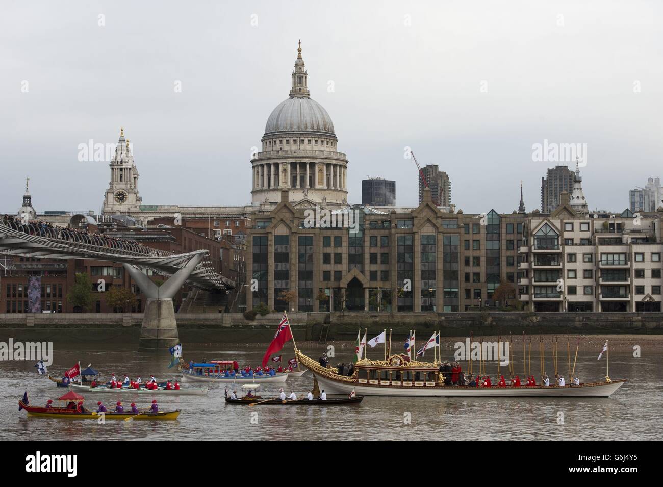 Lord mayor london thames hi-res stock photography and images - Alamy
