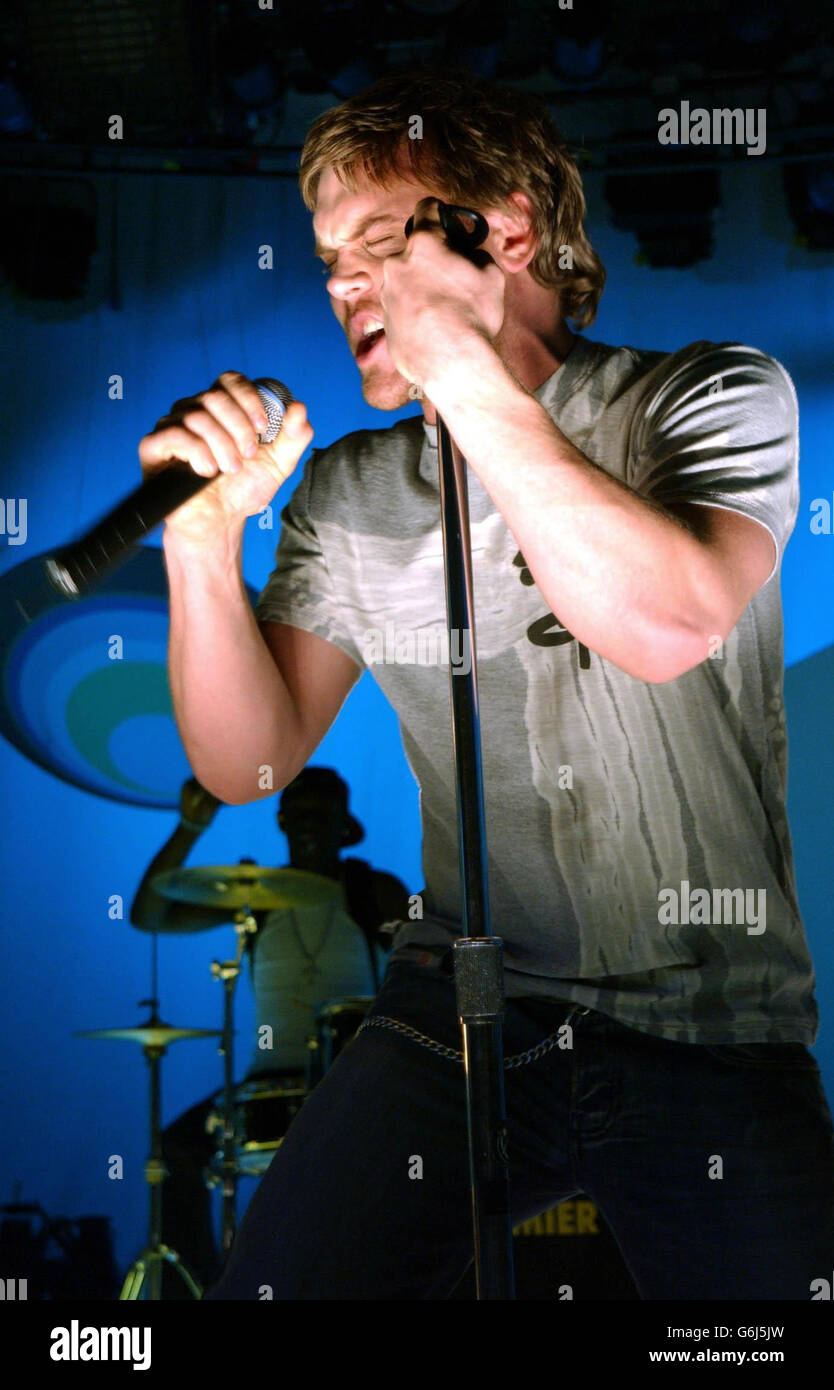 MTV TRL Daniel Bedingfield Stock Photo - Alamy