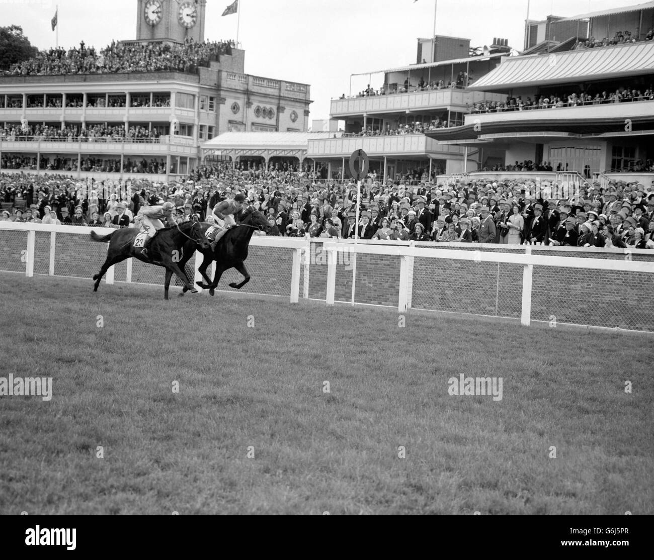 Winning windsor castle stakes Black and White Stock Photos & Images - Alamy