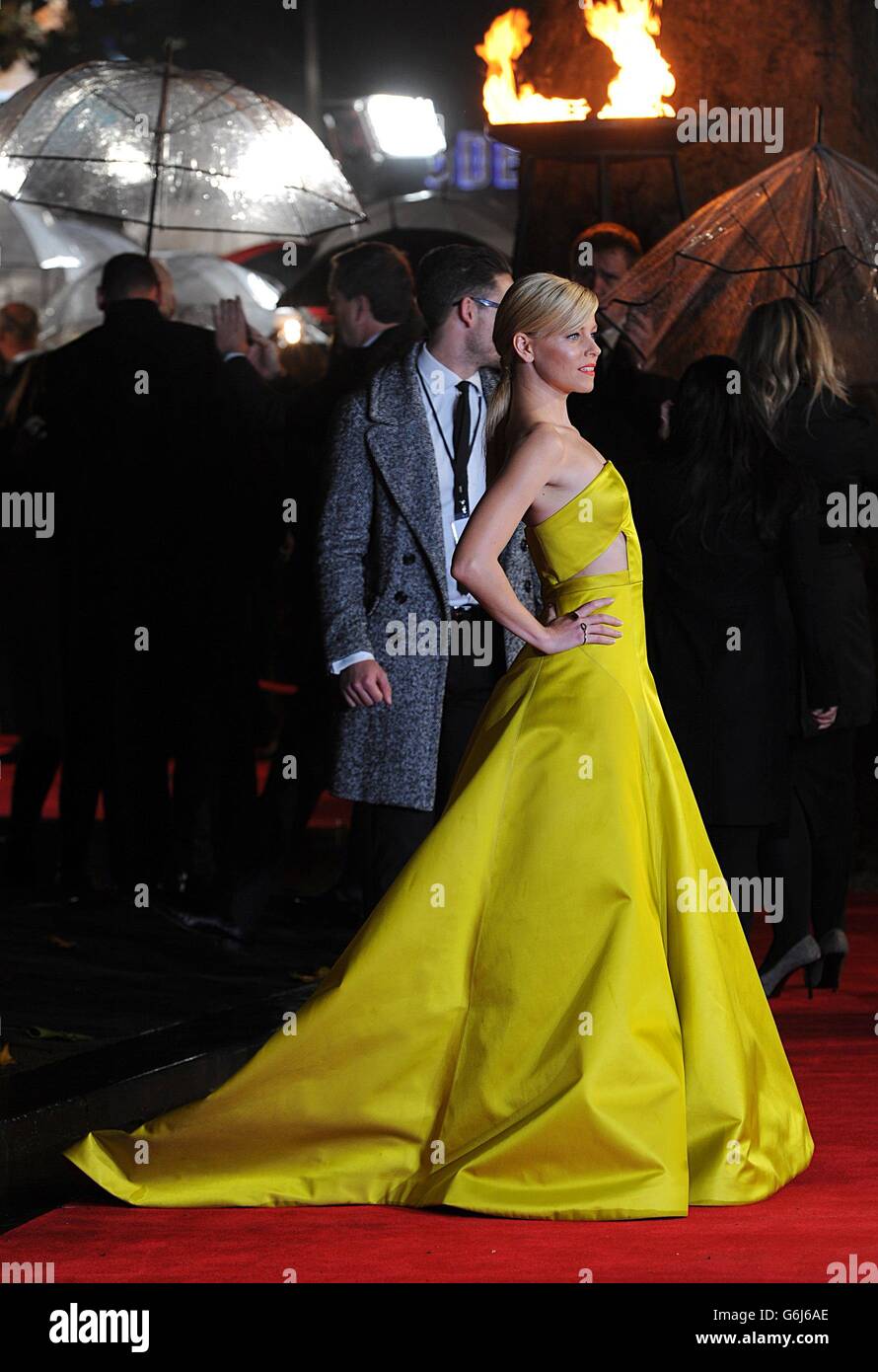 Elizabeth banks the hunger games hi-res stock photography and images ...