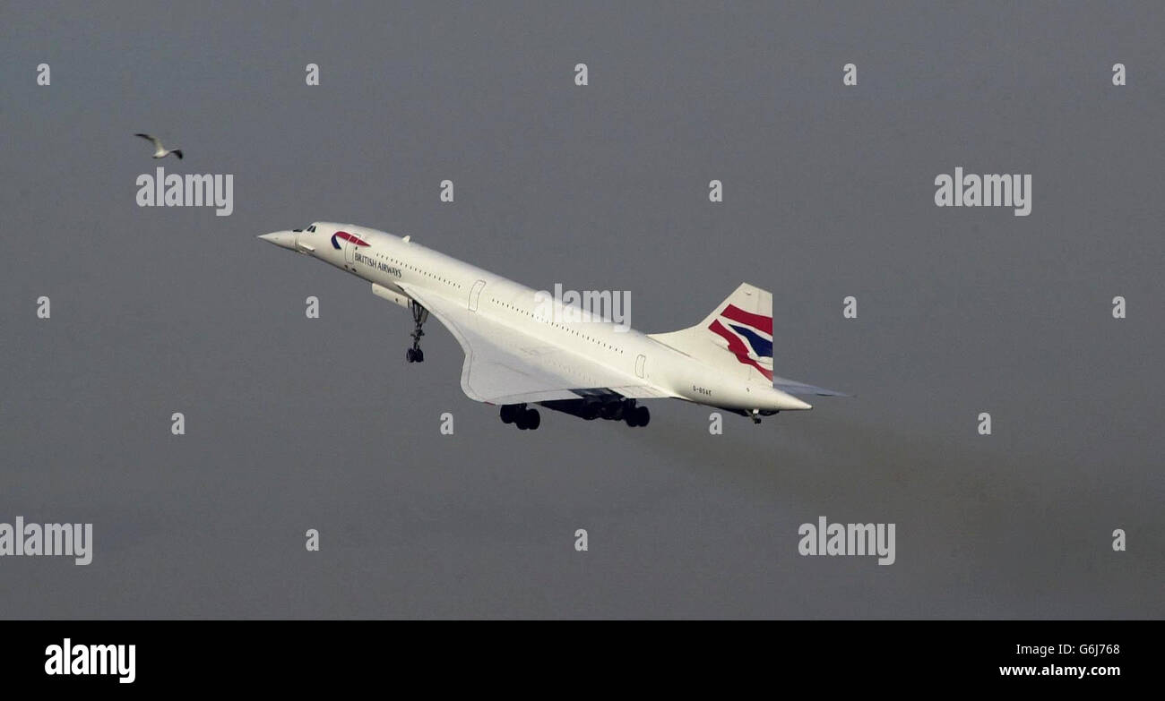 Concorde flying new york hi-res stock photography and images - Alamy