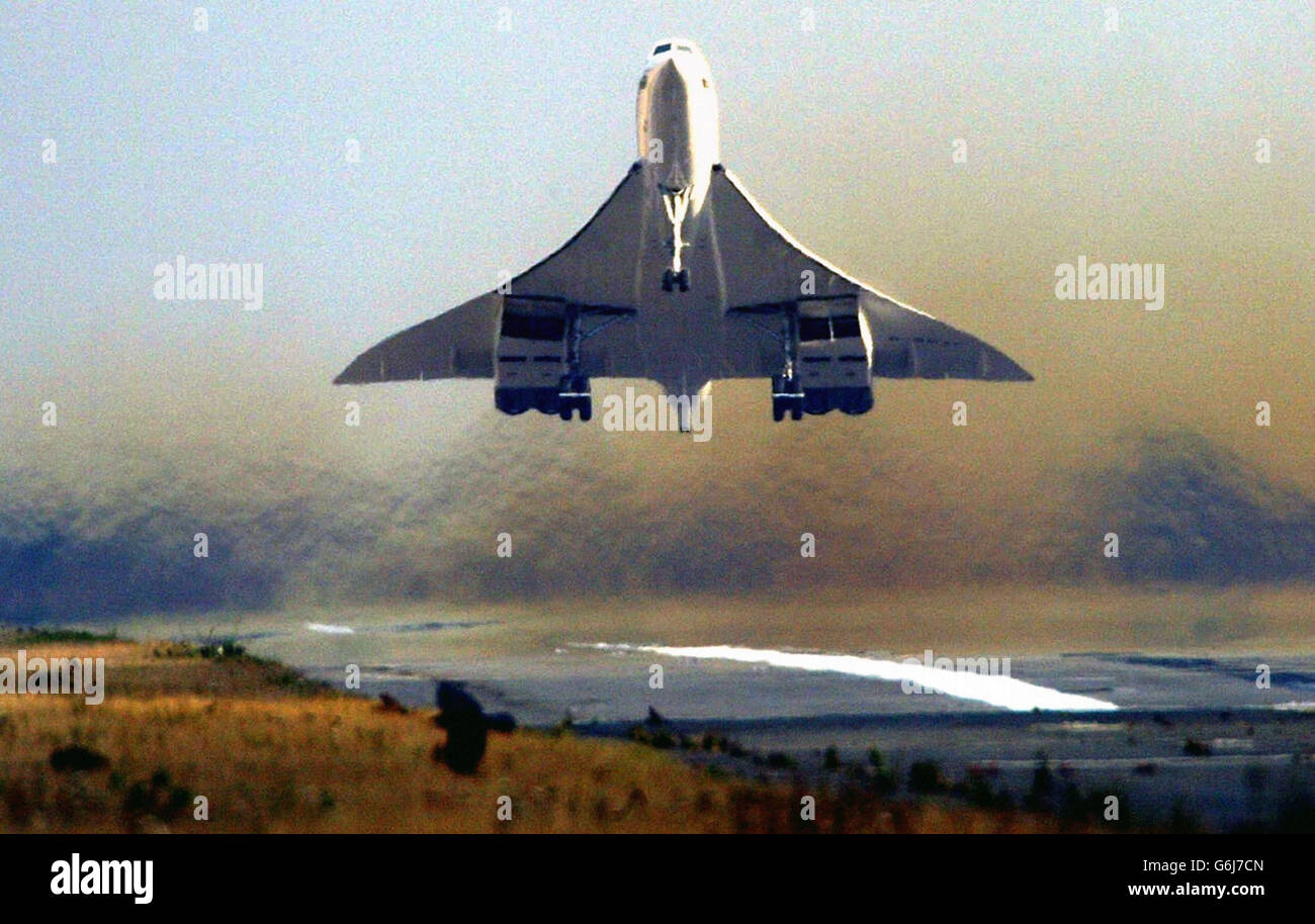 A British Airways Concorde takes-off for the final time from Heathrow ...