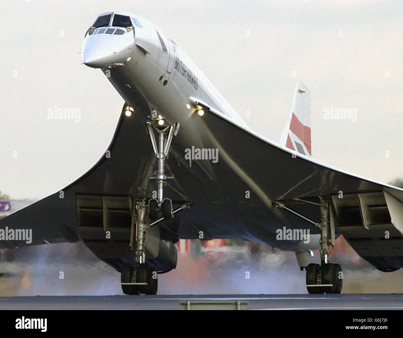 Concorde lands at Heathrow Airport Stock Photo - Alamy