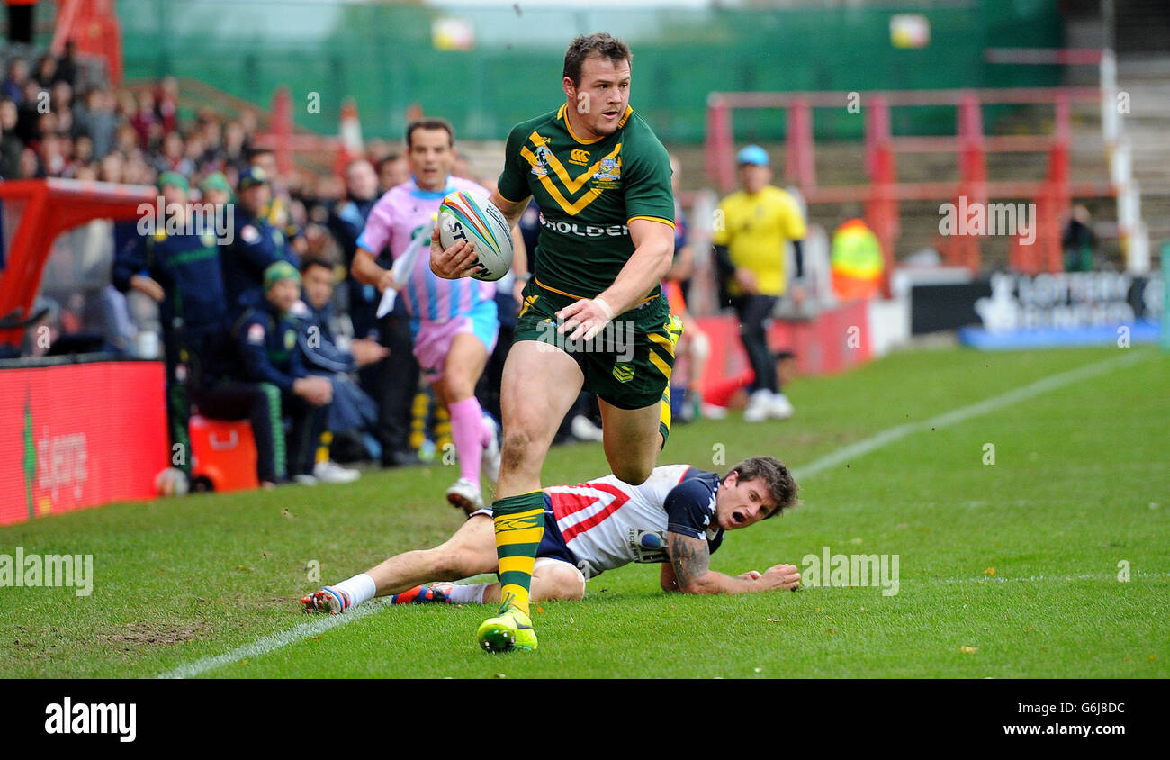 Australias brett morris skips away usas kristian freed score try hi-res ...