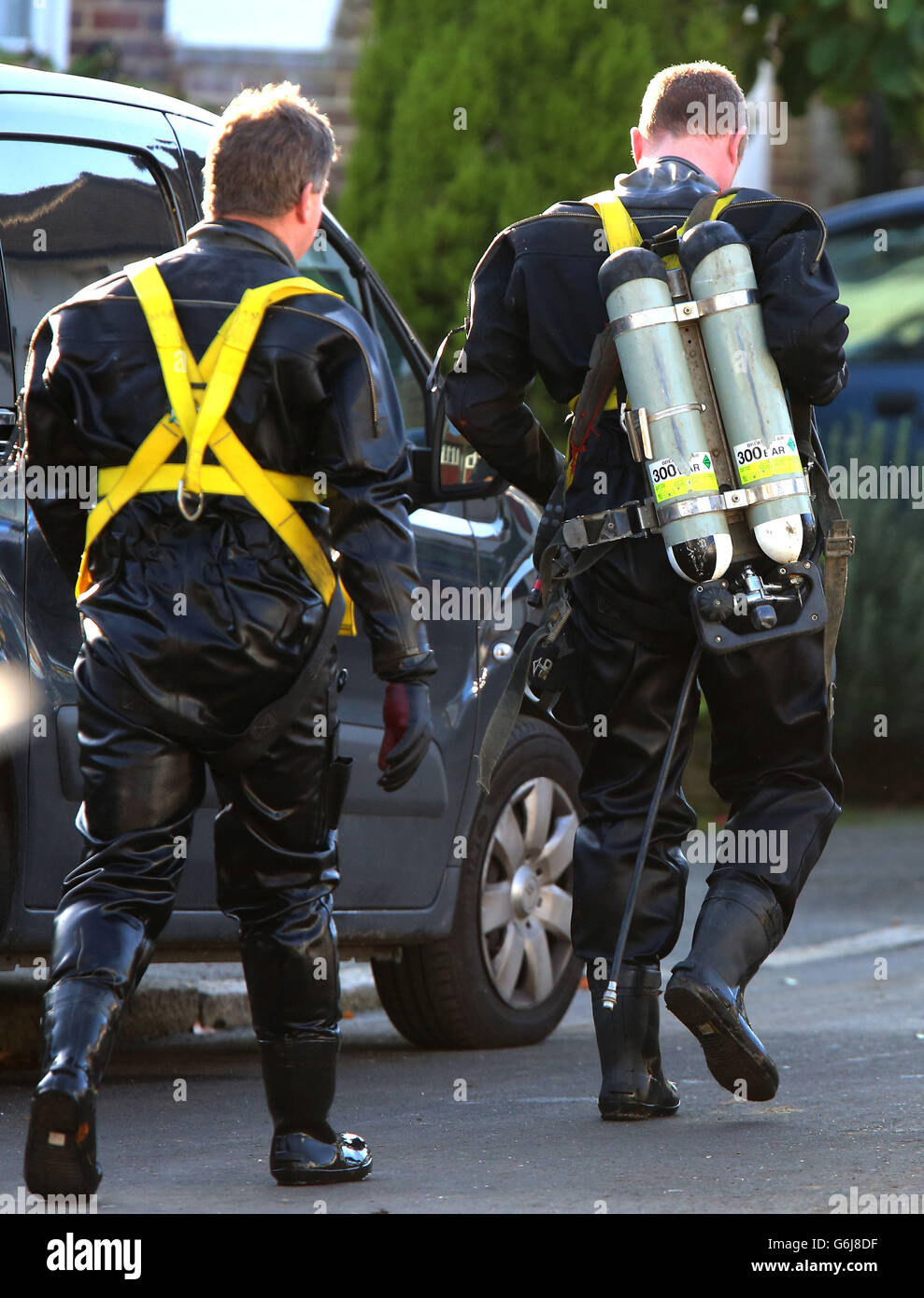 Underwater and confined space search team hi-res stock photography and ...