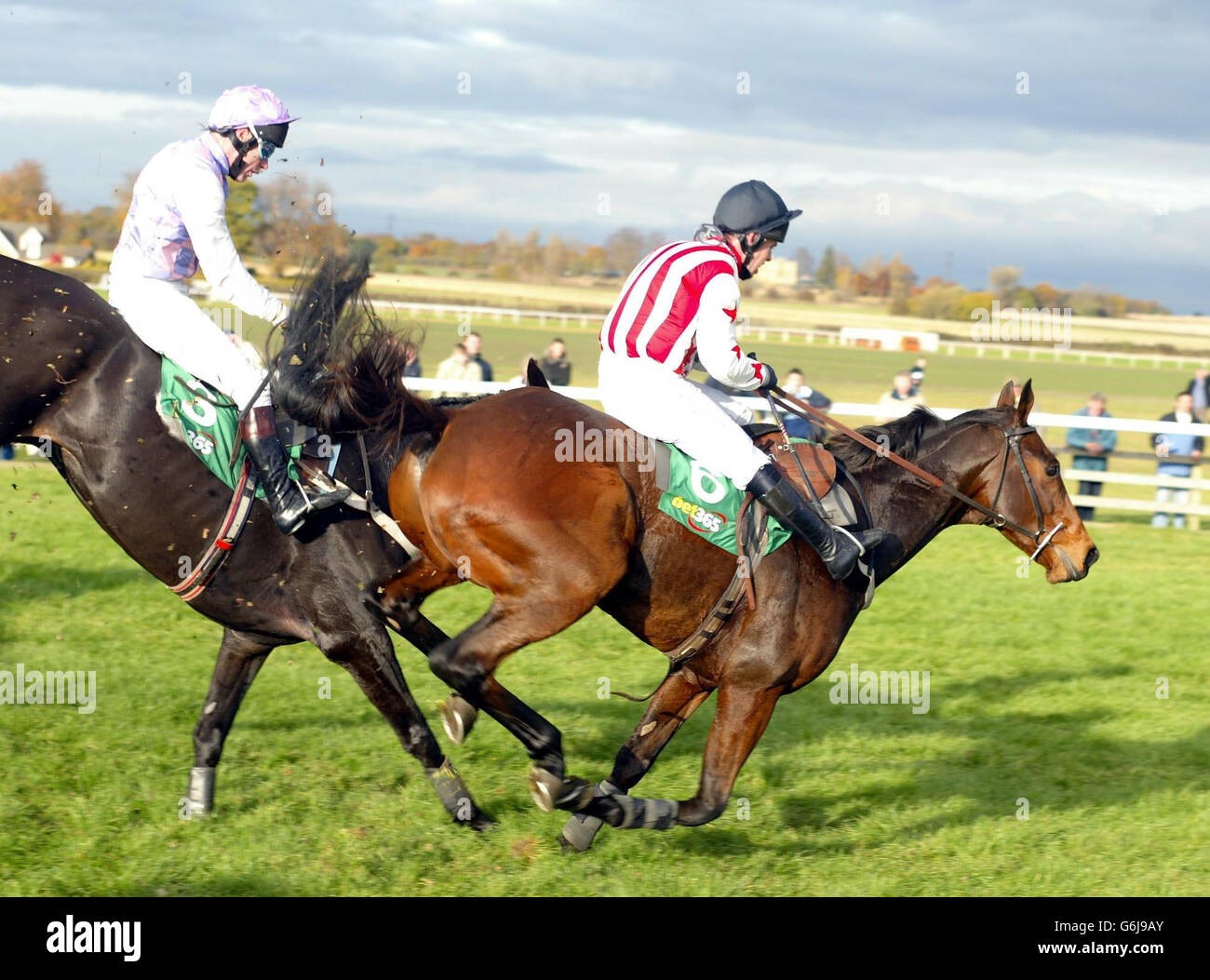 To win the charlie hall chase at wetherby hi-res stock photography and ...