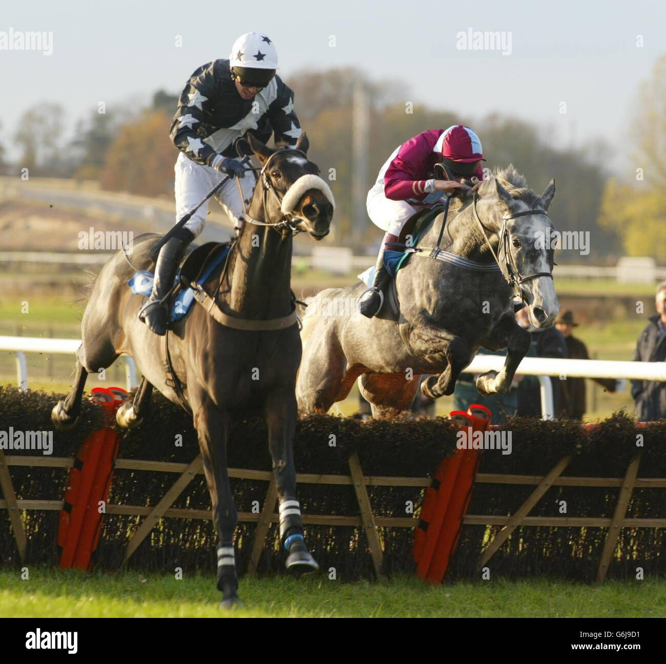 Graham lee riding gralmano at wetherby hi-res stock photography and ...