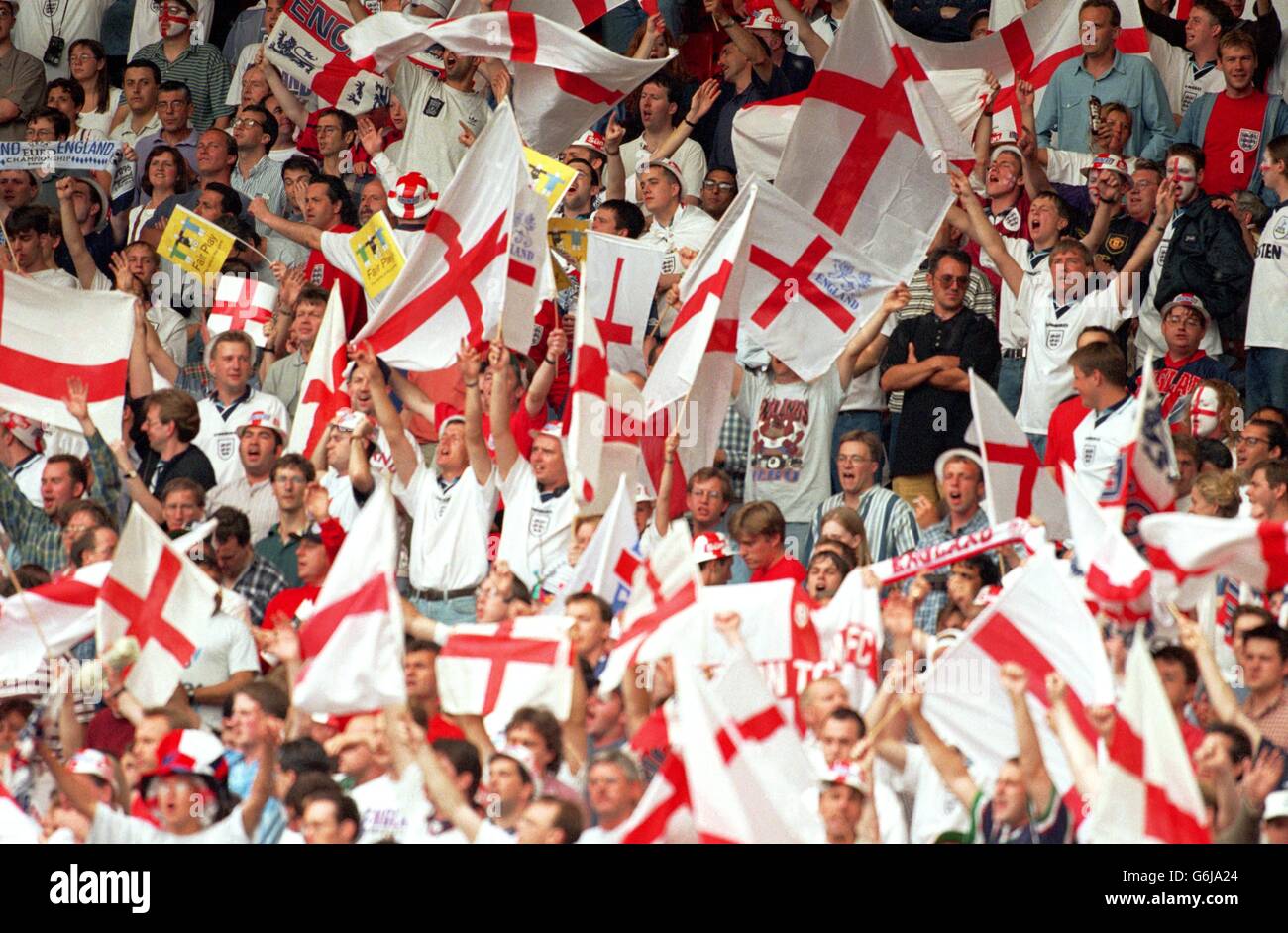 Euro 96 england v germany hi-res stock photography and images - Alamy
