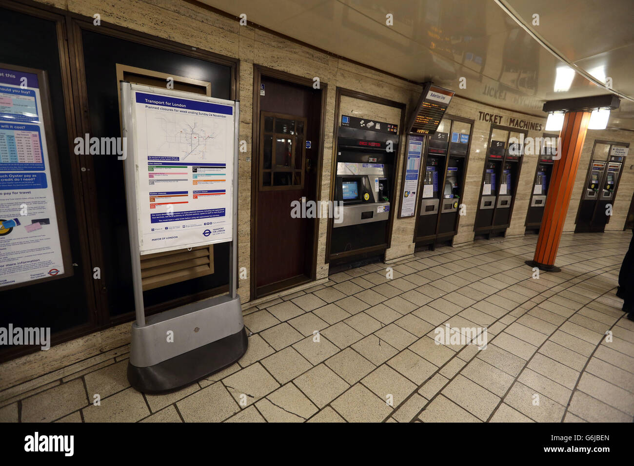 Ticket machines hi-res stock photography and images - Alamy